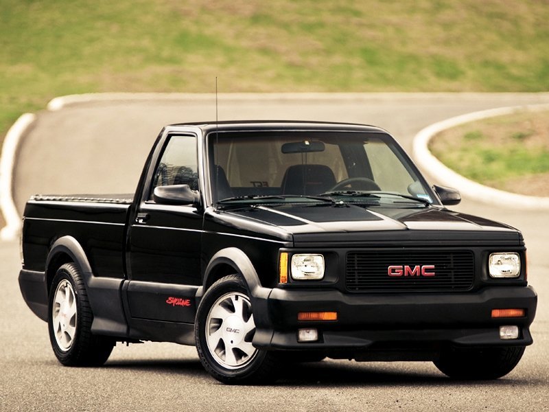Сравнение GMC Syclone и Scout Terra по характеристикам, стоимости ...
