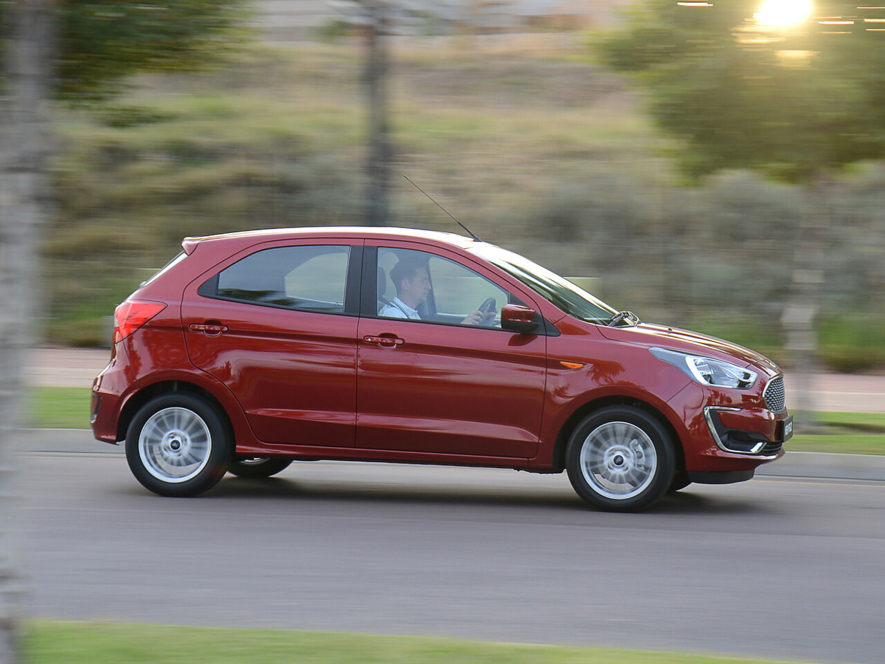 Сравнение Ford Figo и Toyota Urban Cruiser Taisor по характеристикам ...