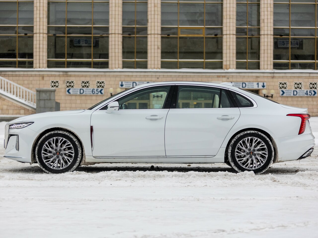 Сравнение BYD Chazor и Hongqi H5 по характеристикам, стоимости покупки ...