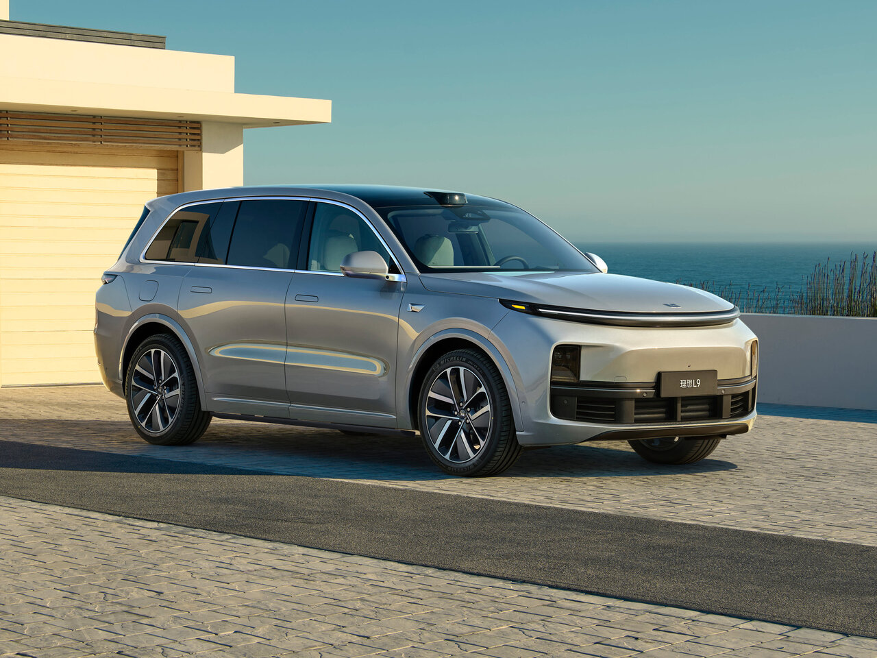 Сравнение Lixiang L6 и Lixiang L9 по характеристикам, стоимости покупки ...