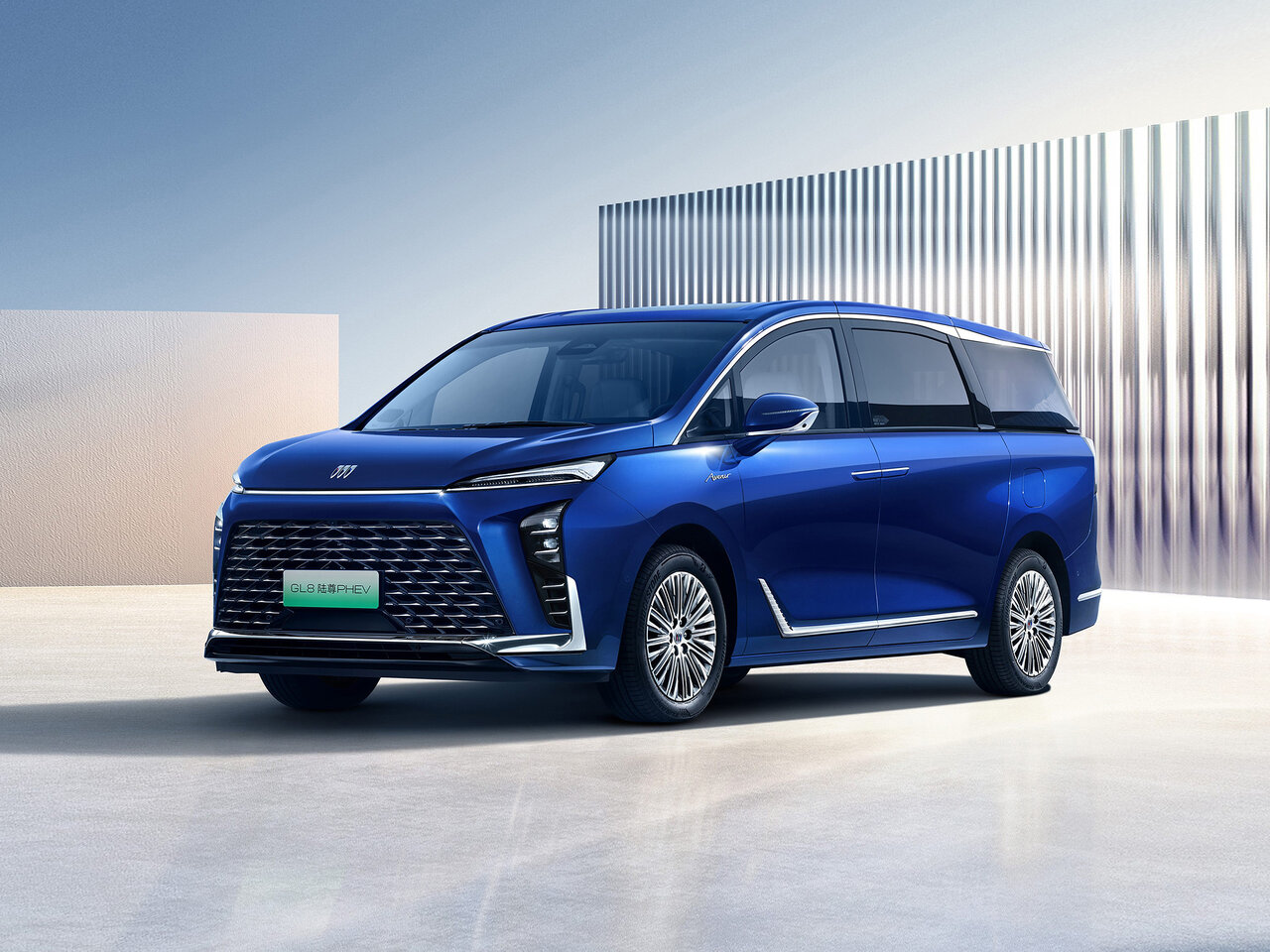 Сравнение Buick GL8 PHEV и Mercedes-Benz EQT по характеристикам ...