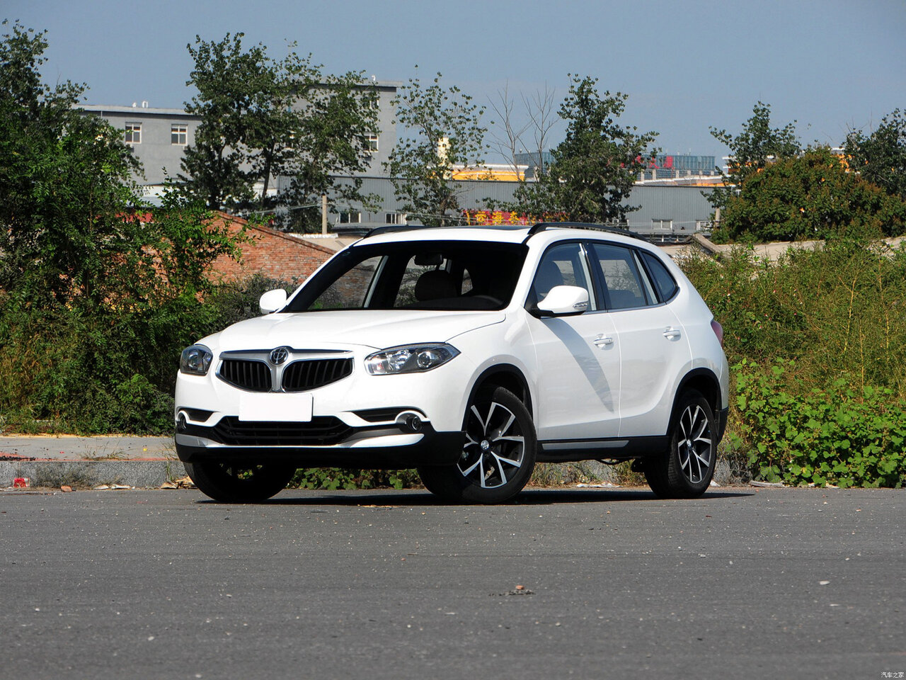 Brilliance V5 - технические характеристики, модельный ряд, комплектации ...