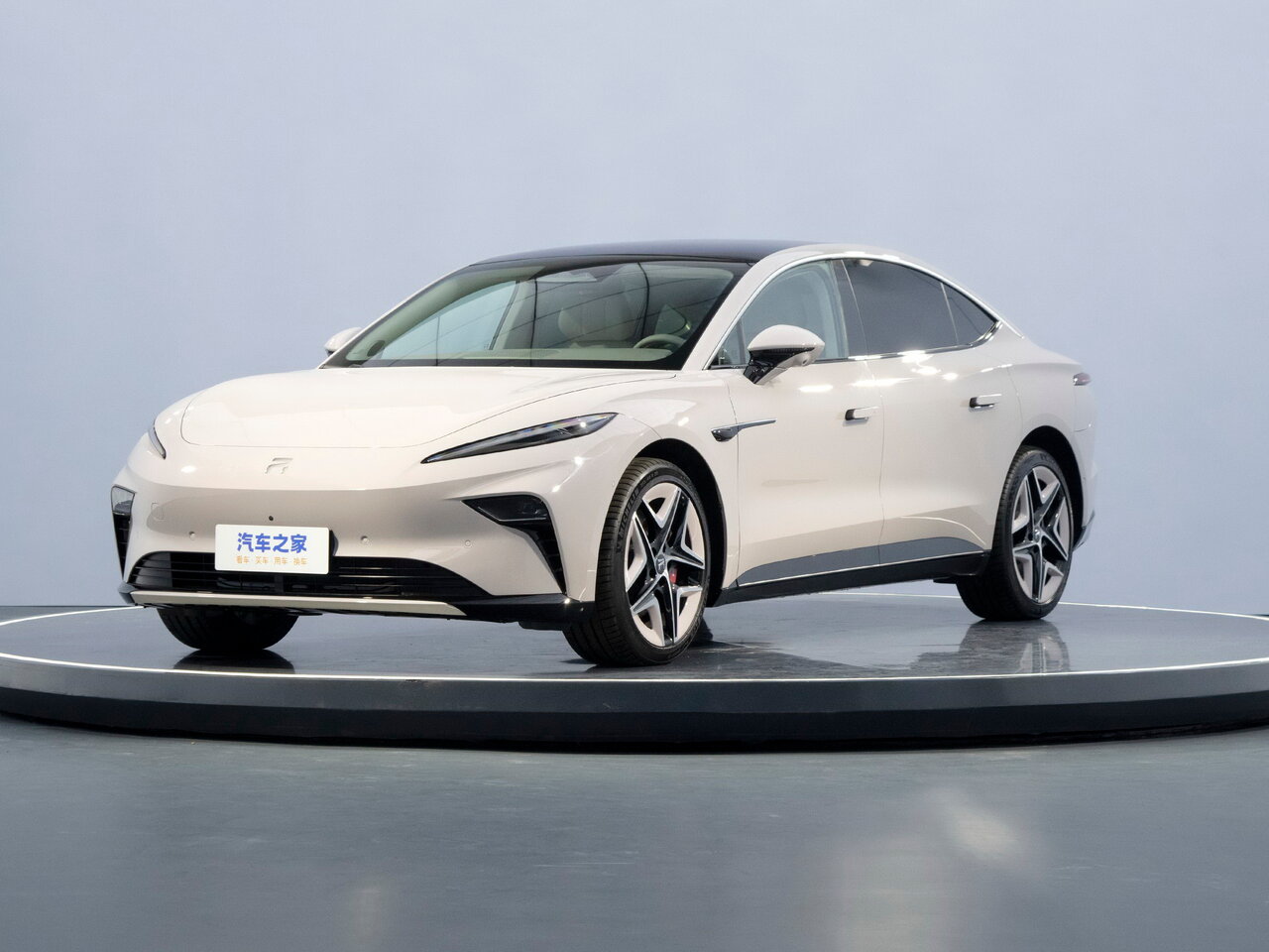 Rising Auto F7 - технические характеристики, модельный ряд ...