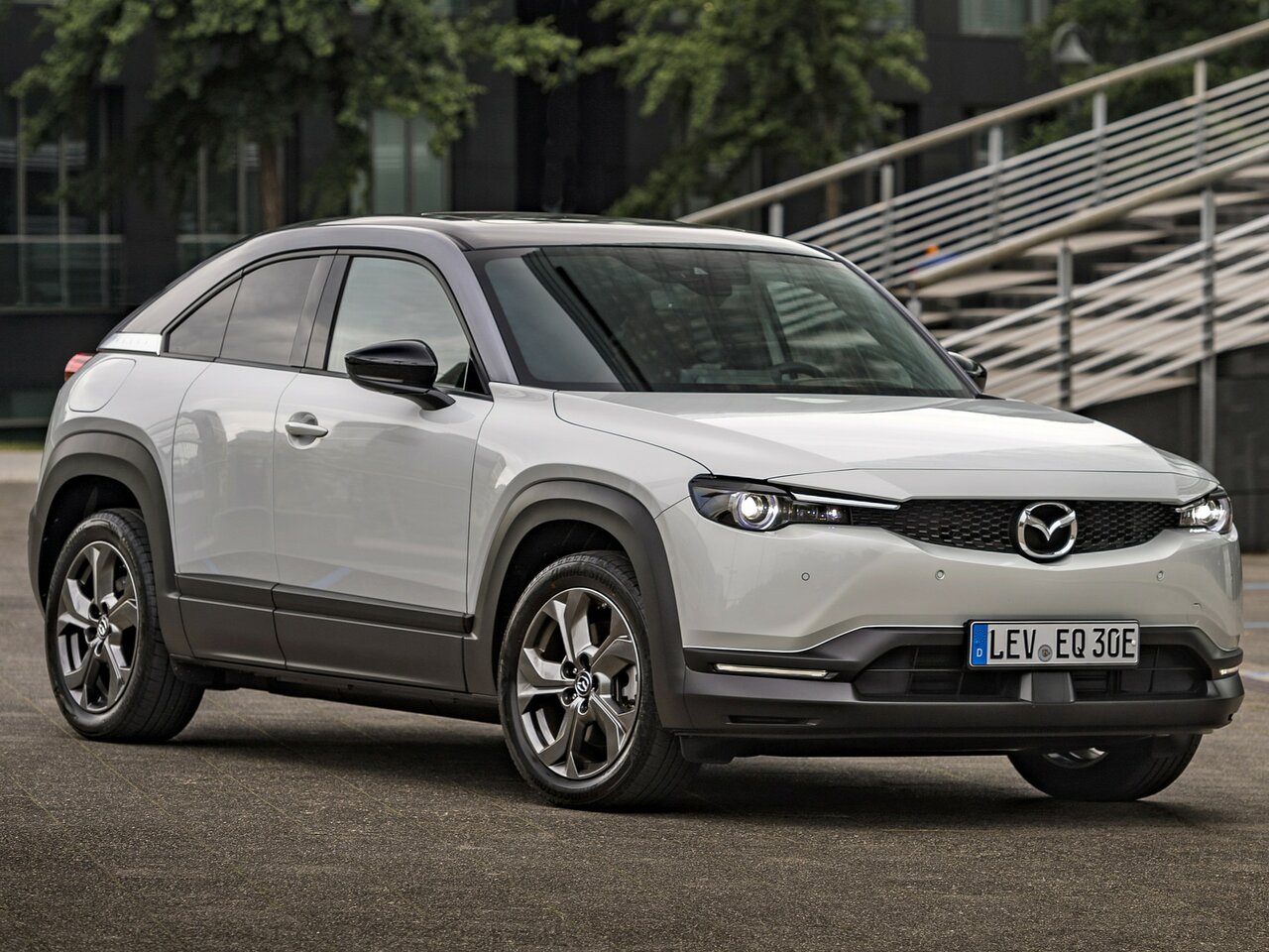 Сравнение Geely Geome Xingyuan и Mazda MX-30 по характеристикам, стоимости покупки и ...