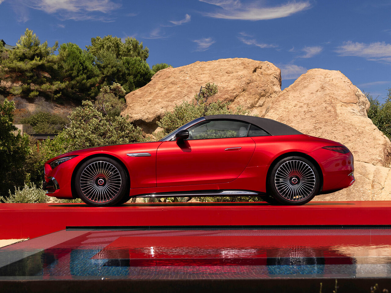 Сравнение Mercedes-Benz AMG GT 2-Door и Mercedes-Benz Maybach SL по характеристикам, стоимости ...