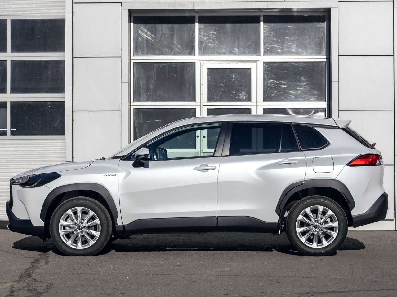 Сравнение Toyota Corolla Cross и Toyota Urban Cruiser Taisor по ...