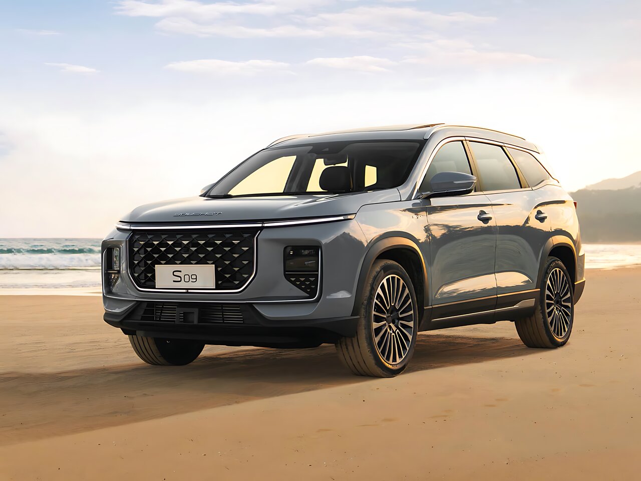 Сравнение Mercedes-Benz GLE Coupe AMG 53 AMG и Soueast S09 по характеристикам, стоимости покупки ...