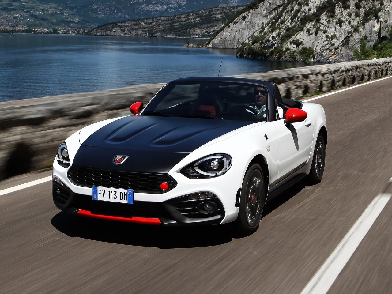 Сравнение Abarth 124 Spider и Mitsuoka Himiko по характеристикам, стоимости покупки и ...