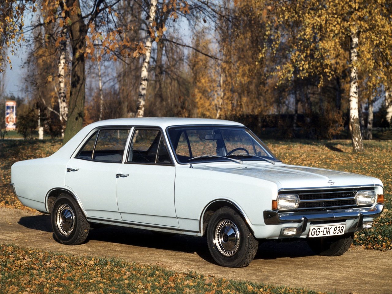 Opel Rekord - технические характеристики, модельный ряд, комплектации ...