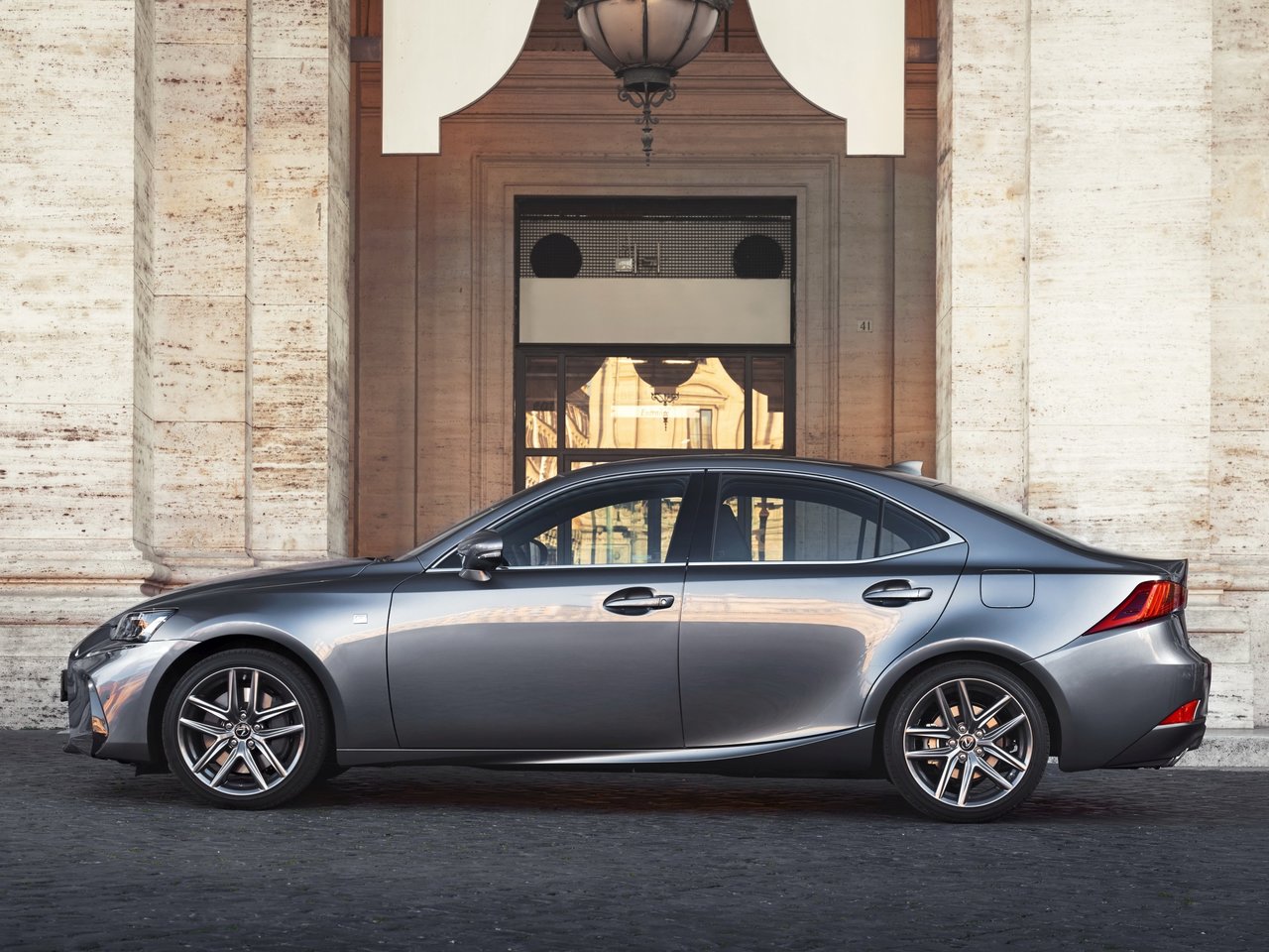 Lexus IS 3 поколение рестайлинг, Седан - технические характеристики ...