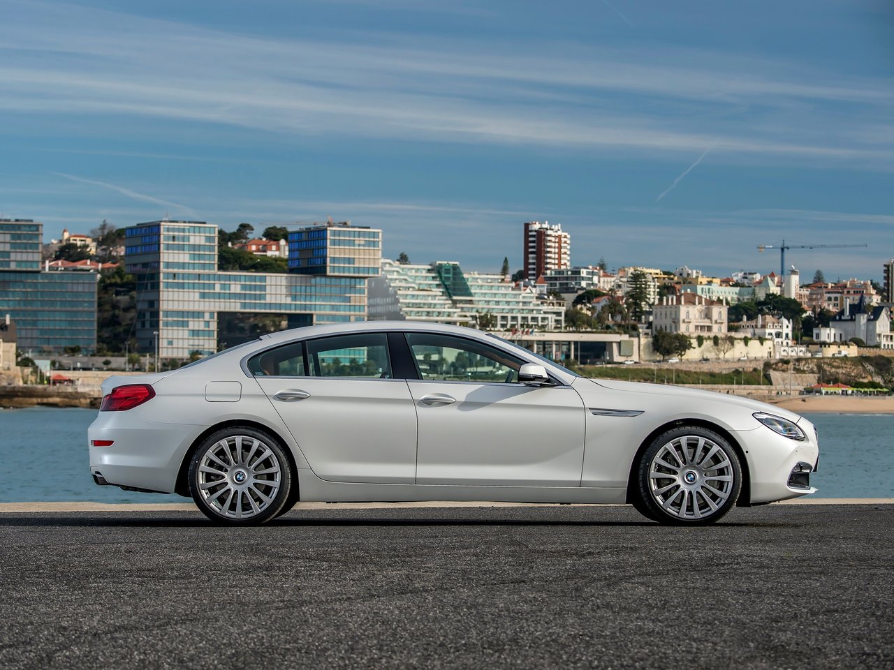 Сравнение BMW 6 серии Gran Coupe и Volga K40 по характеристикам ...