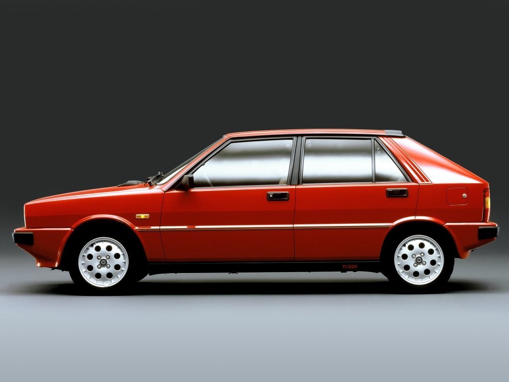 Сравнение Dacia Bigster и Lancia Delta HF Integrale по характеристикам ...