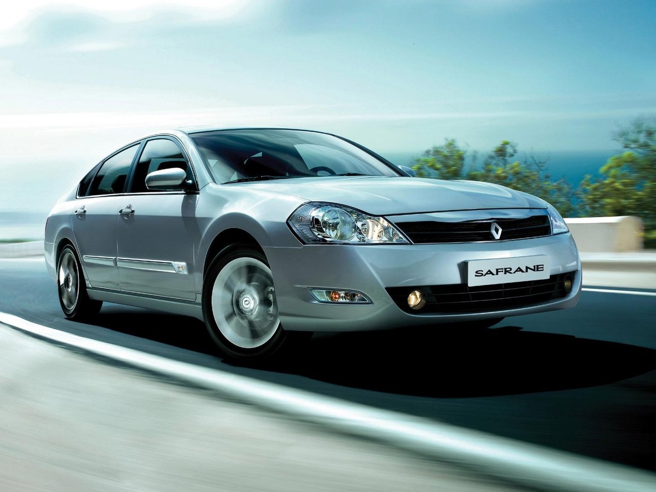 Сравнение Renault Safrane и Volvo XC90 Polestar Performance по ...