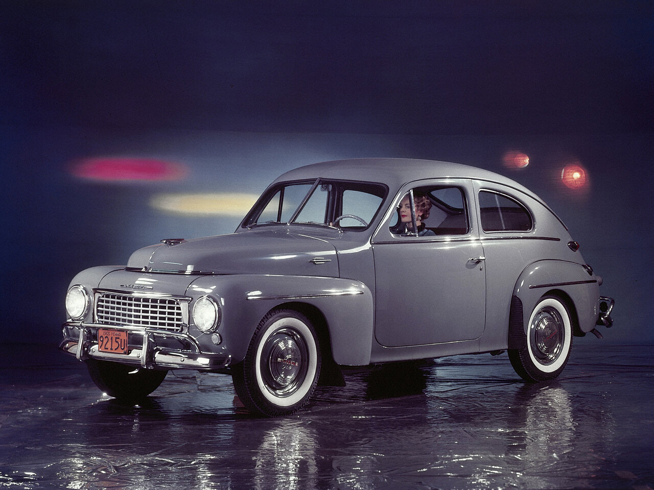 Сравнение BMW X1 M35Li и Volvo PV444 по характеристикам, стоимости ...