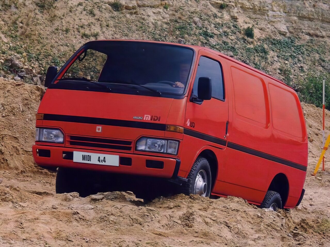 Isuzu Midi Фургон - технические характеристики, модельный ряд ...