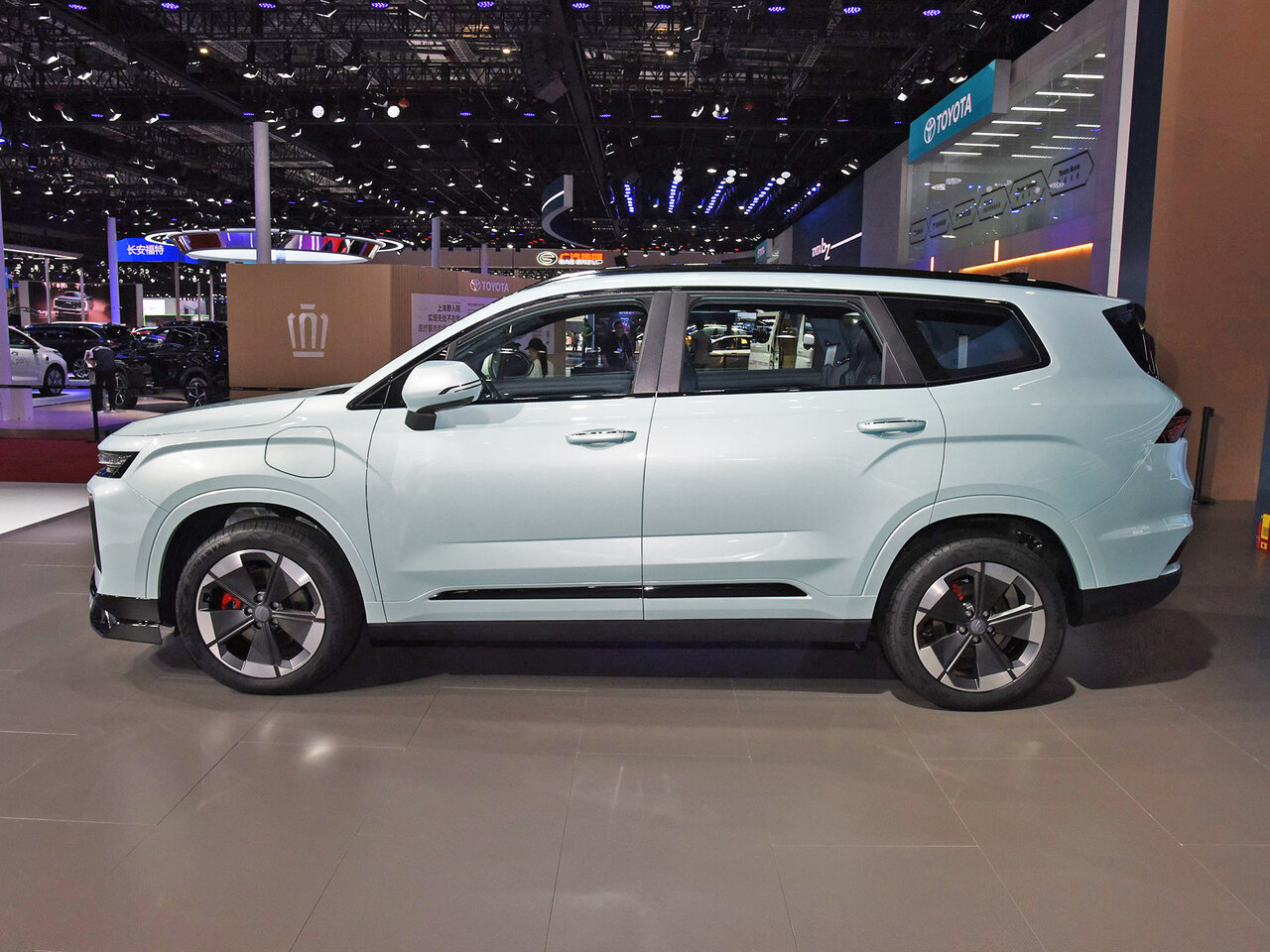 Сравнение BMW 4 серии 435 и Livan 9 по характеристикам, стоимости ...