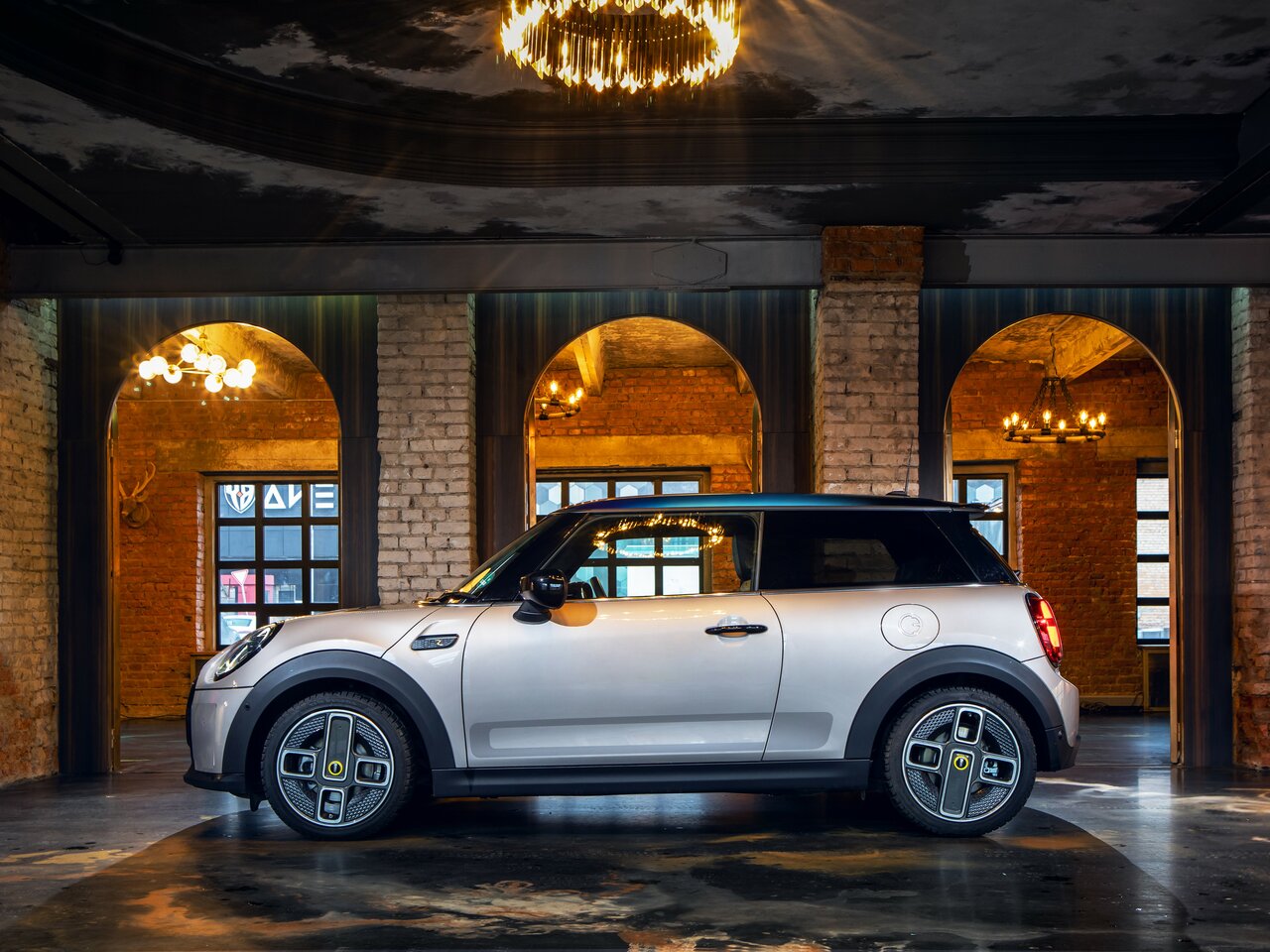 Сравнение BMW 2 серии M235L и Mini Hatch One по характеристикам ...