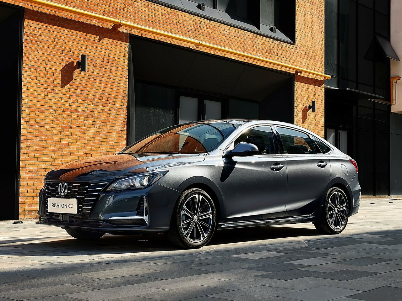 Сравнение Changan Raeton CC и Changan UNI-V iDD по характеристикам ...