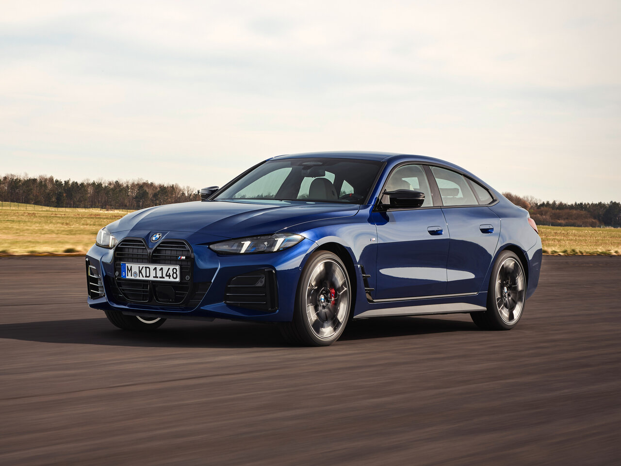 Сравнение Audi SQ6 Sportback e-tron и BMW 4 серии Gran Coupe по ...