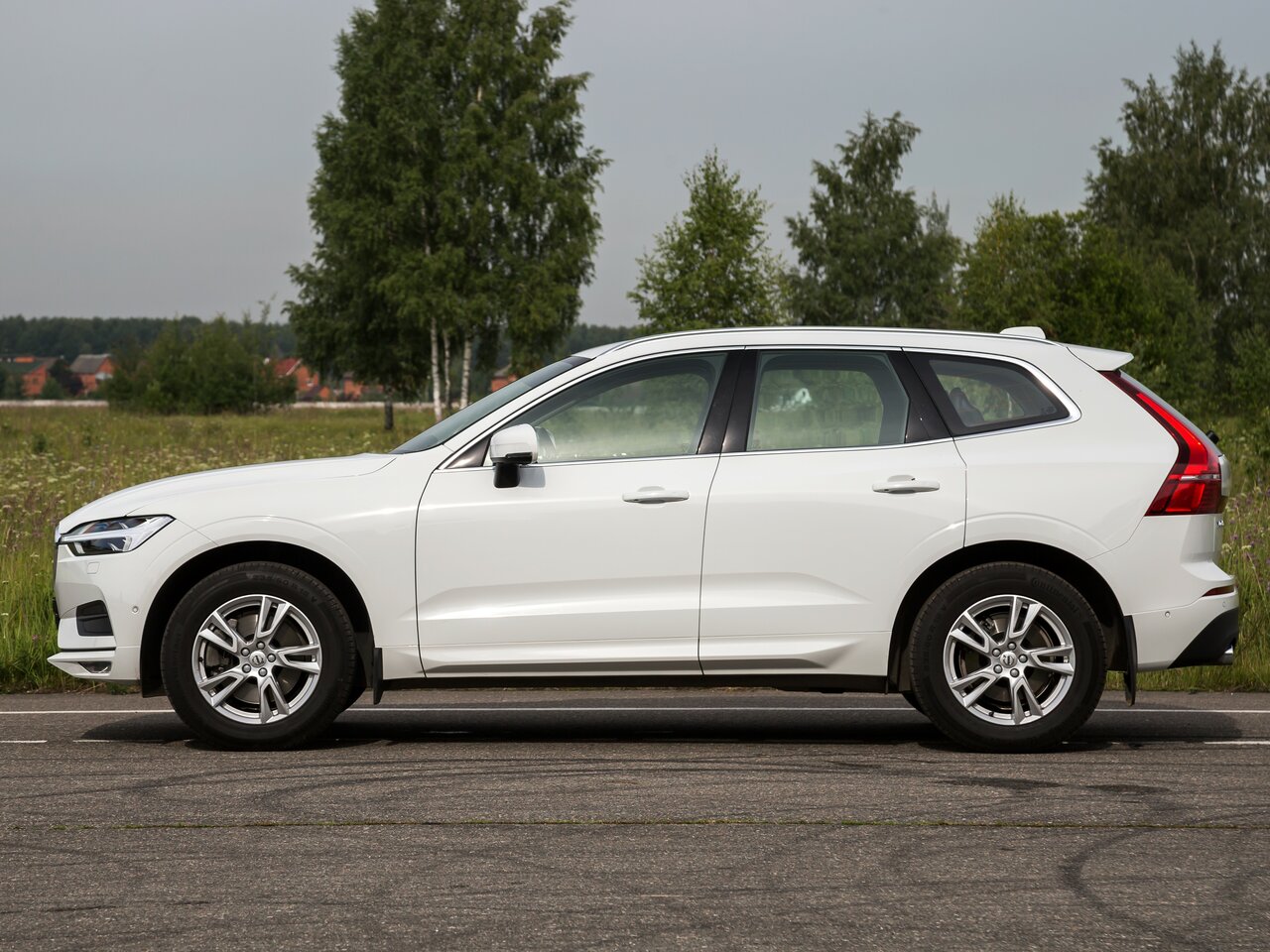 Сравнение BMW 2 серии M235L и Volvo XC60 Polestar по характеристикам, стоимости покупки и ...