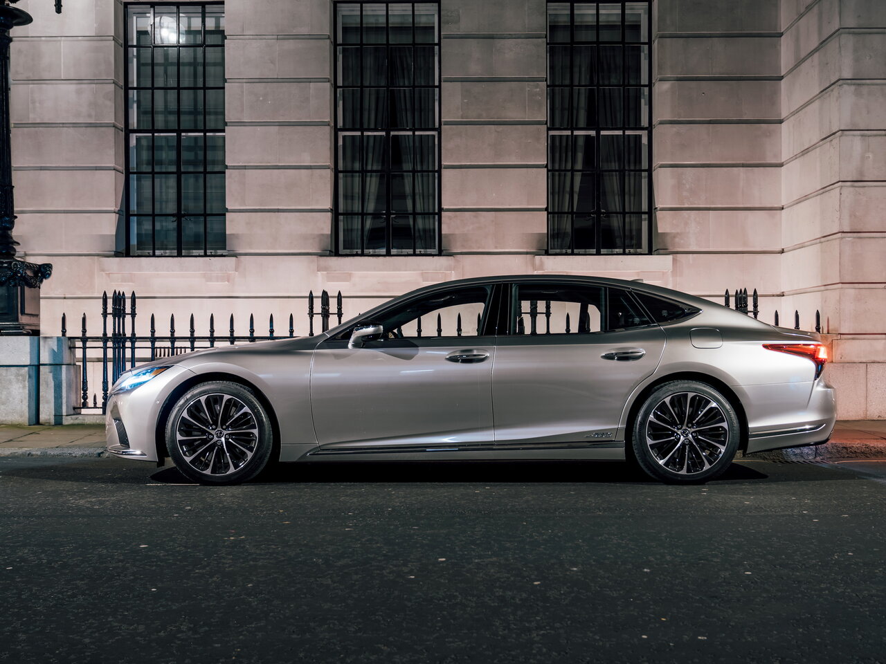 Lexus LS 5 поколение рестайлинг, Седан - технические характеристики ...