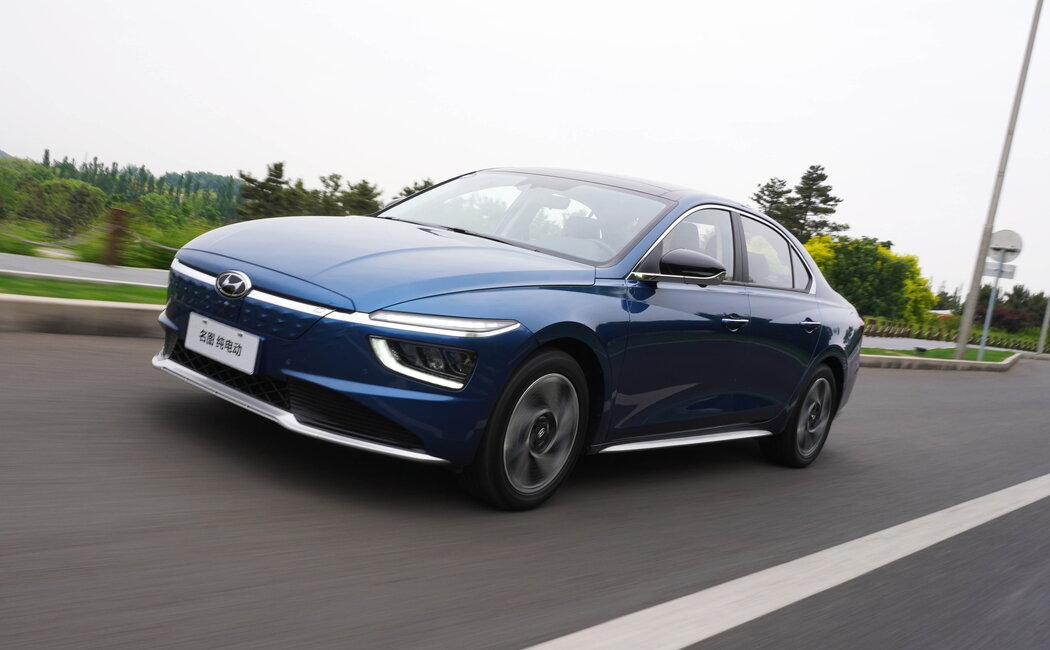 Hyundai Mistra 2 поколение (DU2), Седан EV - технические характеристики, модельный ряд ...
