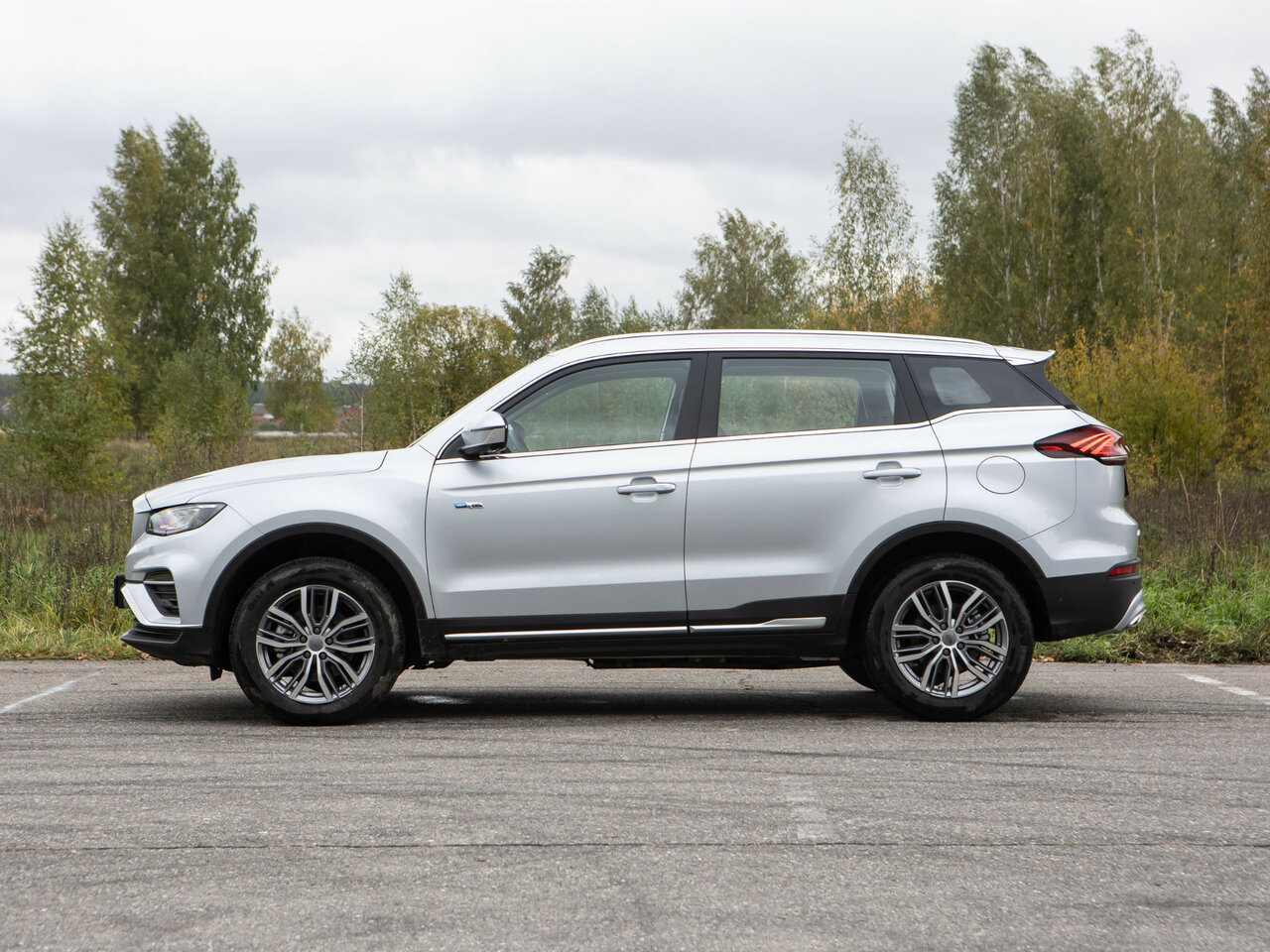 Сравнение Chery Tiggo 7 Pro Max и Geely Atlas Pro по характеристикам ...