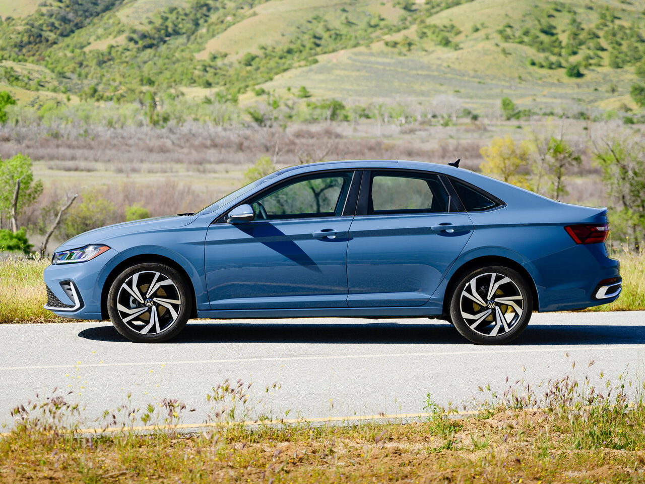 Сравнение Skoda Kushaq и Volkswagen Jetta по характеристикам, стоимости ...