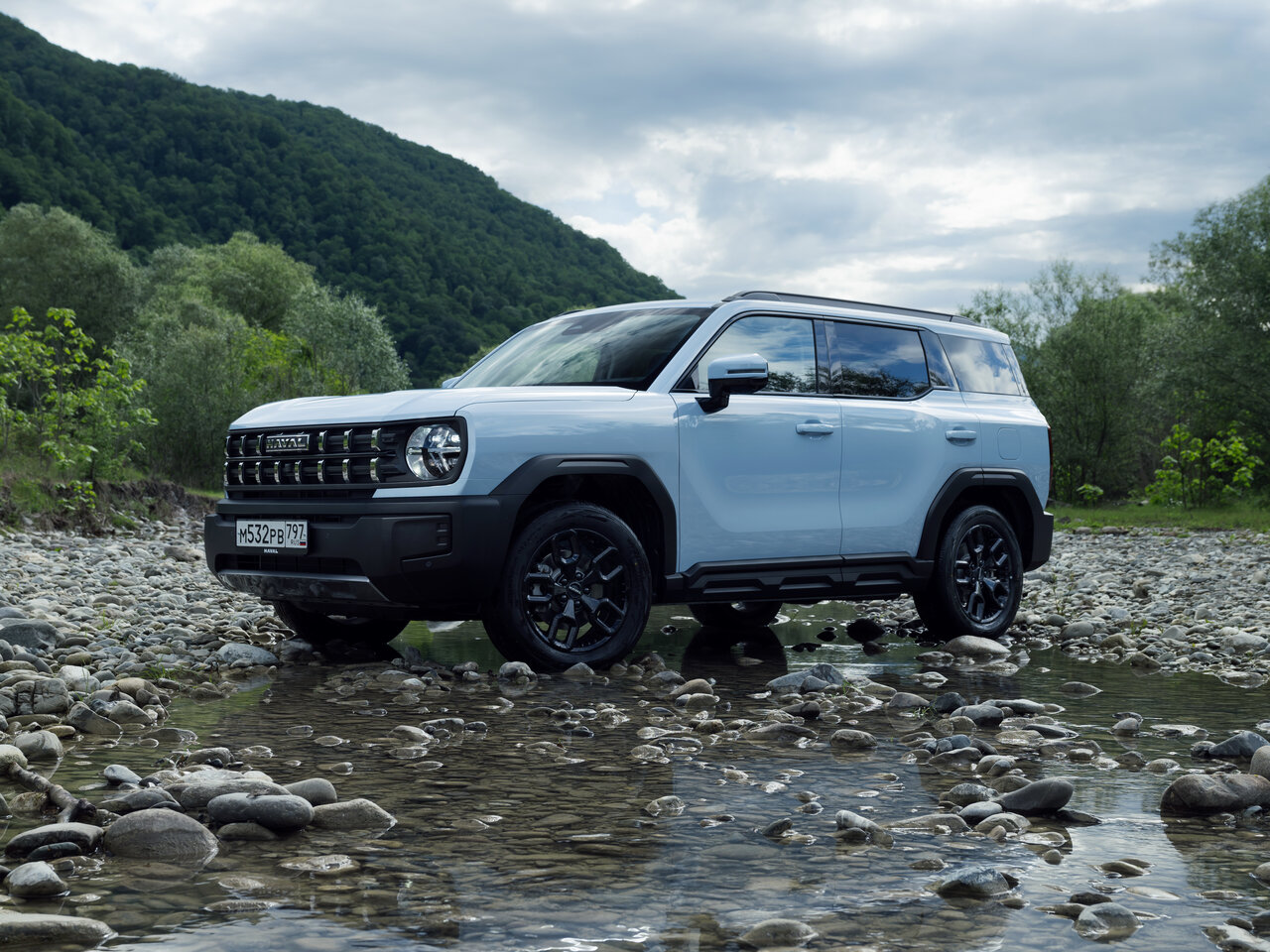 Сравнение Haval H3 и Land Rover Defender Octa по характеристикам ...