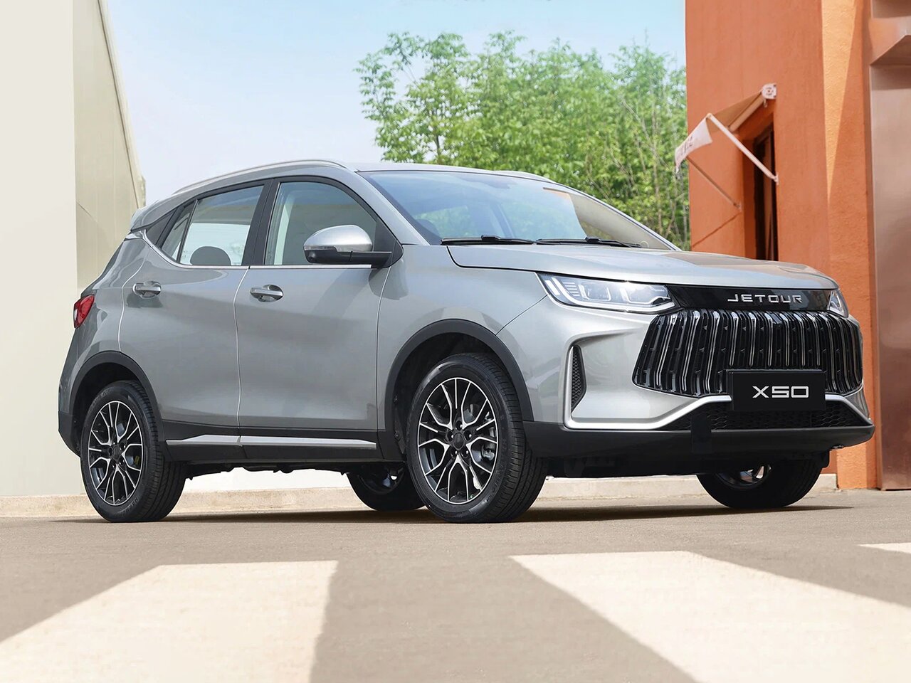 Сравнение BYD Seal 06 GT и Jetour X50 по характеристикам, стоимости покупки и обслуживания. Что ...