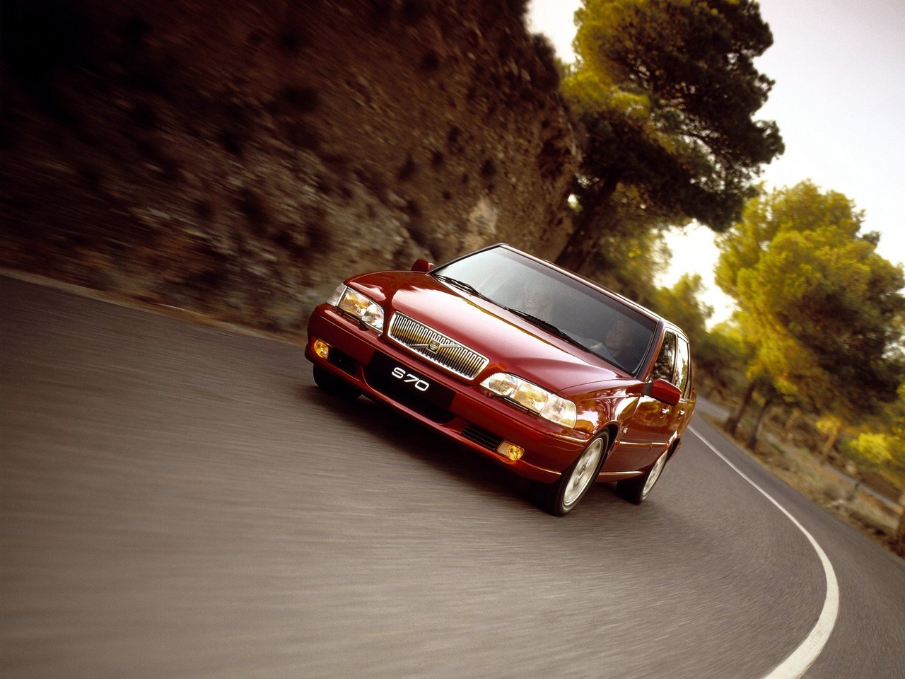 Сравнение Volvo S70 R и Volvo XC90 Polestar Performance по ...