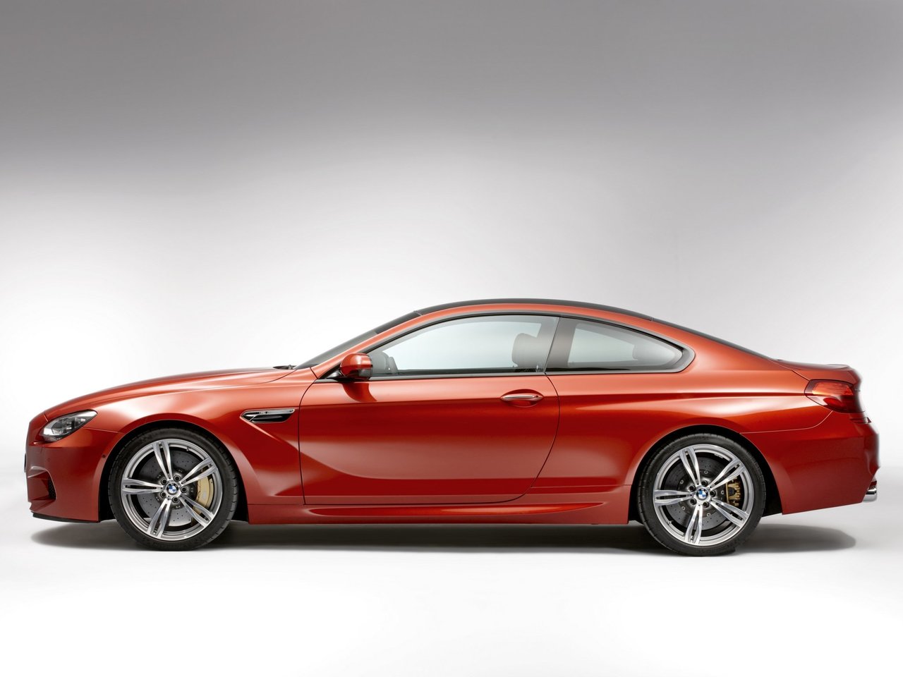 Сравнение BMW M6 и Cadillac Vistiq по характеристикам, стоимости ...