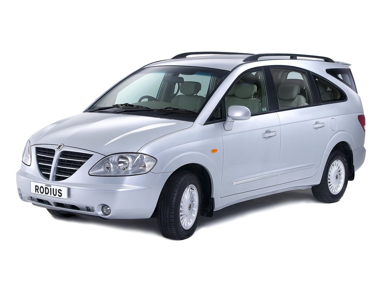 SsangYong Rodius - технические характеристики, модельный ряд ...