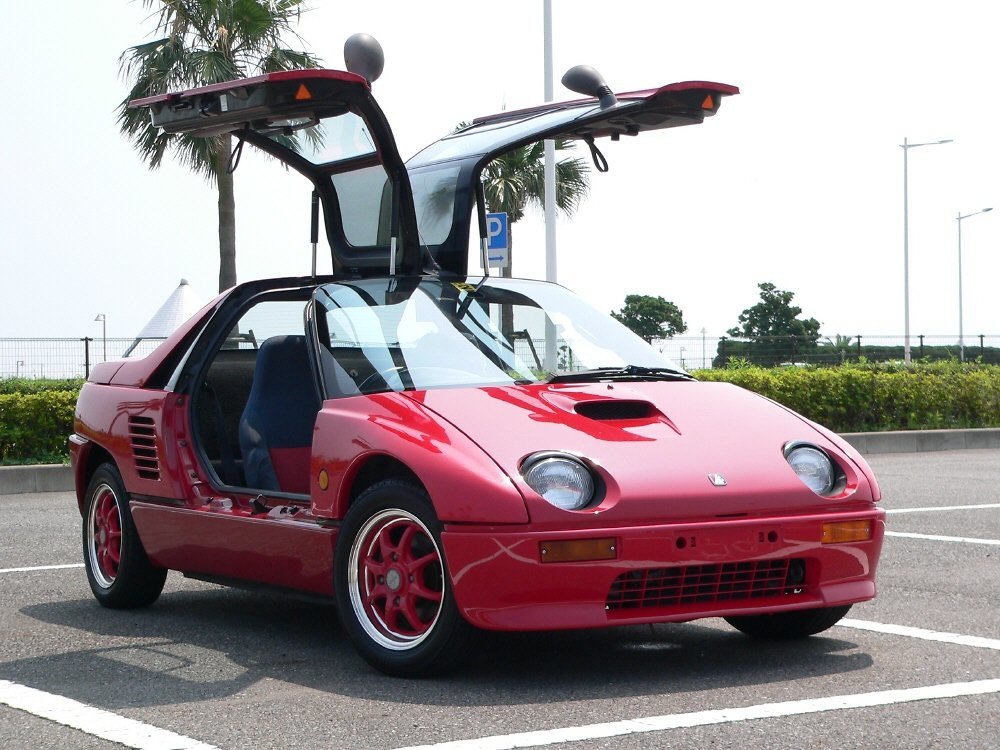 Сравнение Mazda Autozam AZ-1 и Toyota Urban Cruiser Taisor по ...