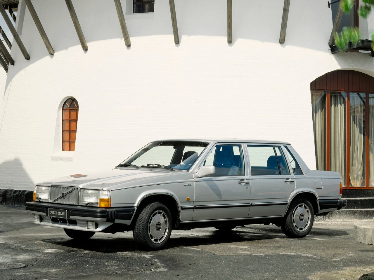 Volvo 760 - технические характеристики, модельный ряд, комплектации ...
