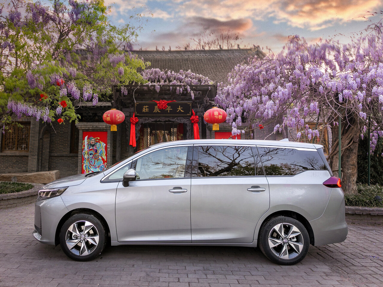 Сравнение Buick GL8 PHEV и GAC Trumpchi M6 Pro по характеристикам, стоимости покупки и ...