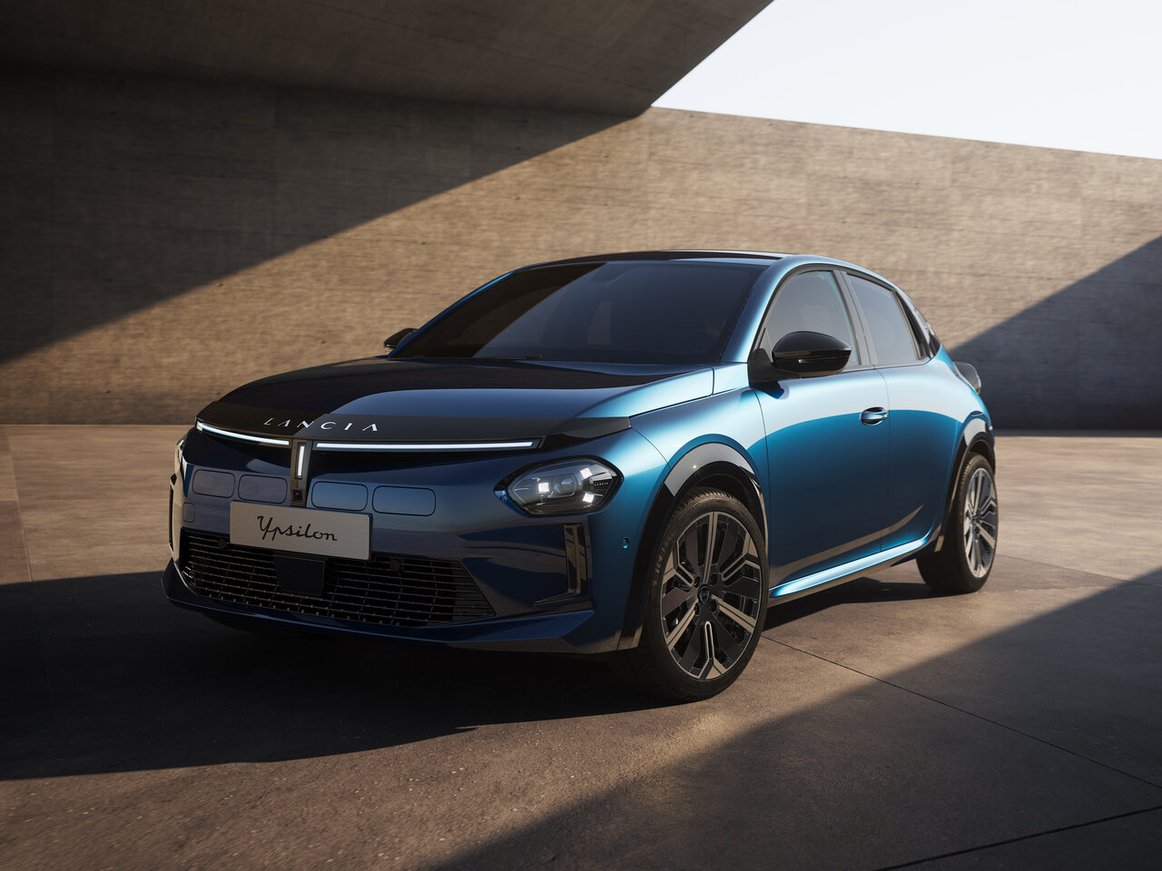 Сравнение Lancia Ypsilon и Mercedes-Benz EQA 260 по характеристикам ...