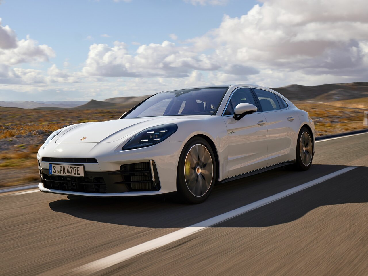 Сравнение Porsche Panamera 4 E-Hybrid Executive и Volvo XC90 Polestar ...