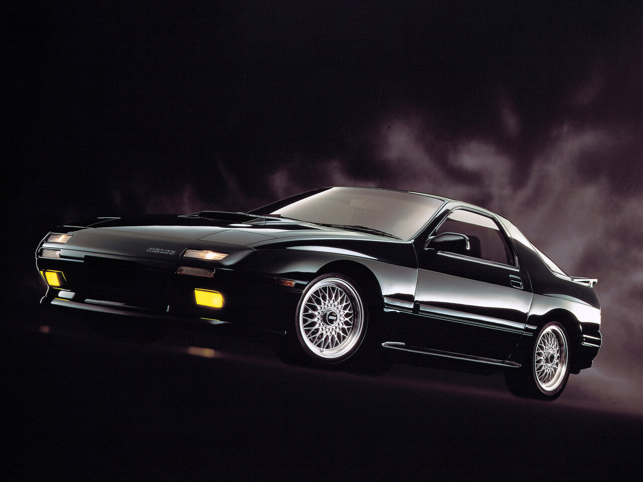 Сравнение Mazda Savanna RX-7 и Pagani Huayra по характеристикам, стоимости покупки и ...