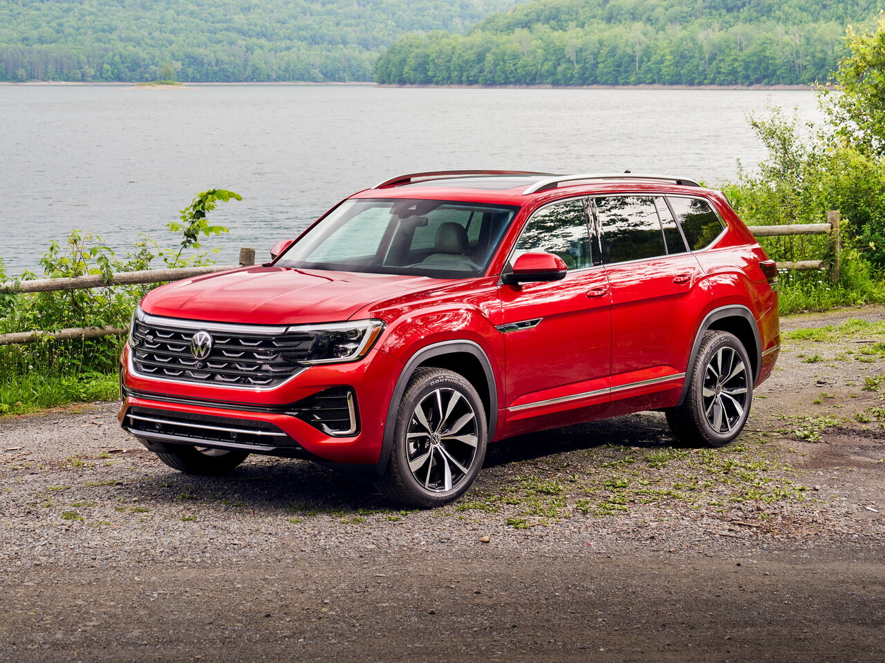 Сравнение Audi A6 e-tron и Volkswagen Atlas по характеристикам ...