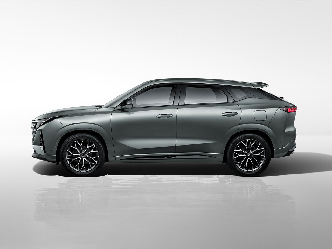 Сравнение Changan Deepal S09 и Changan UNI-Z по характеристикам ...