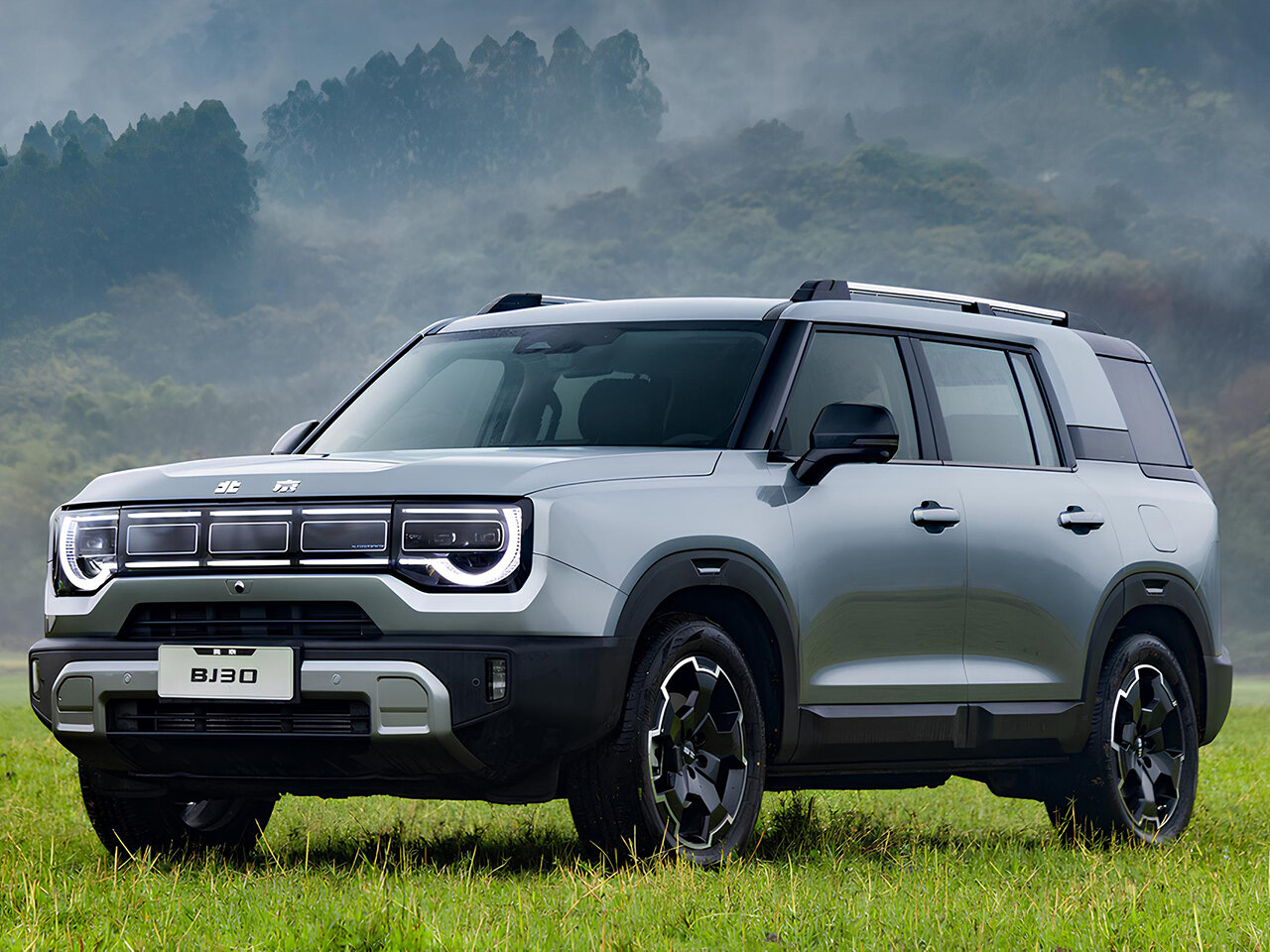 Сравнение BAIC BJ30 и Hozon Neta L по характеристикам, стоимости покупки и обслуживания. Что ...