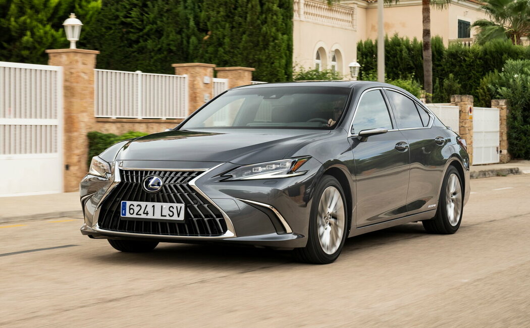 Lexus ES 7 поколение рестайлинг, Седан - технические характеристики ...