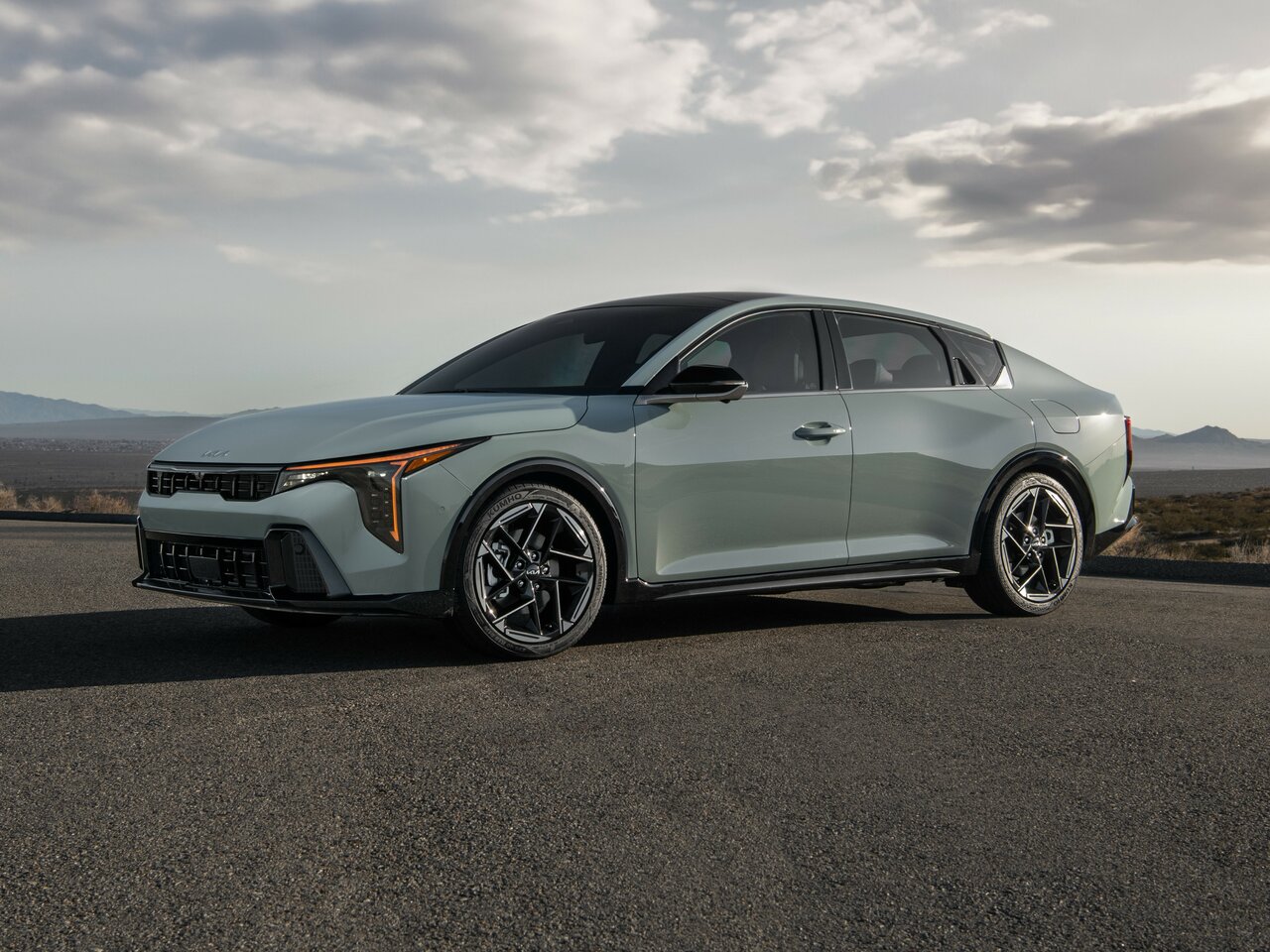 Сравнение Kia K4 и Mercedes-Benz A-Класс 160 L по характеристикам, стоимости покупки и ...