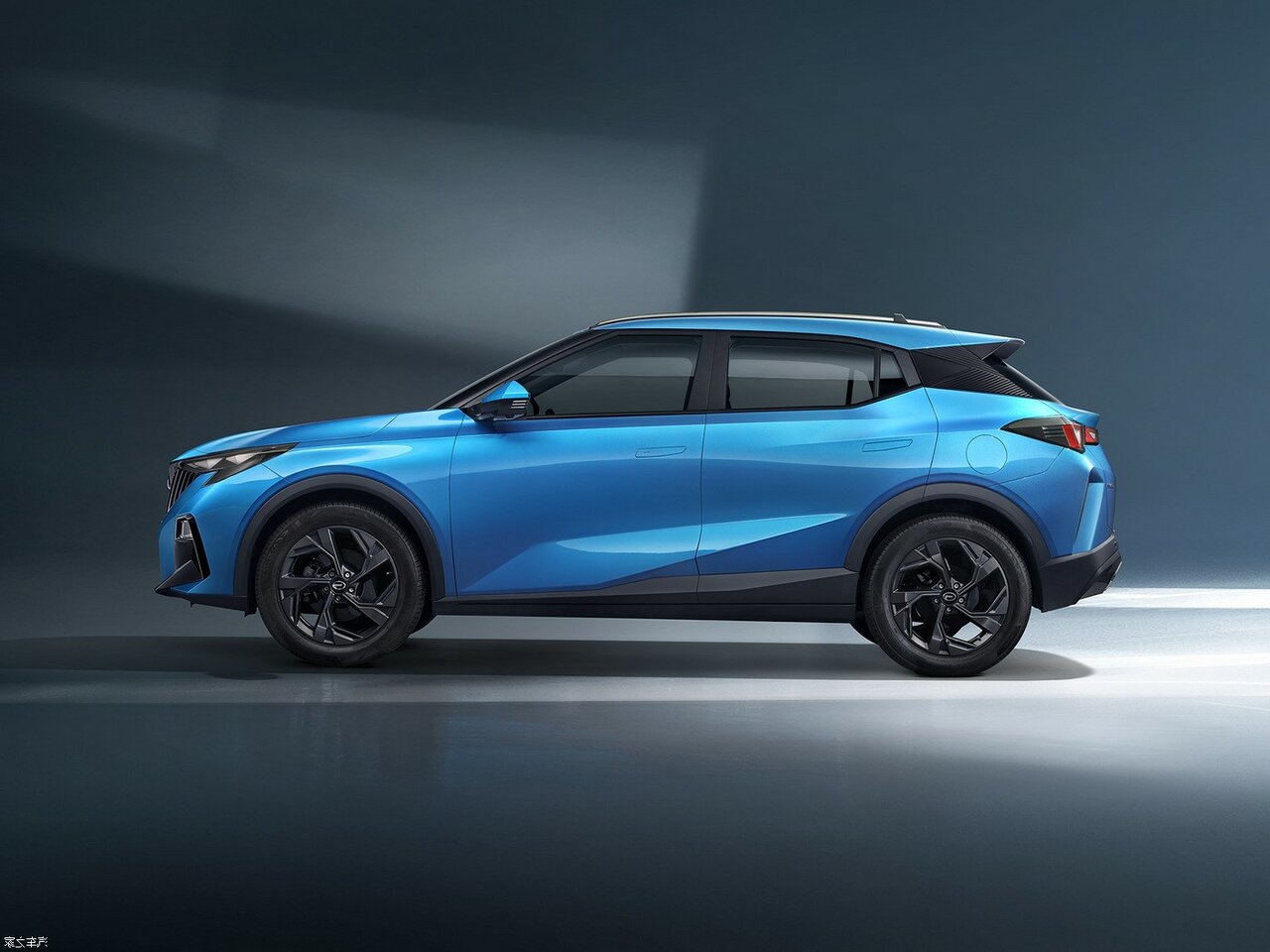 Сравнение BMW M2 CS и GAC GS3 по характеристикам, стоимости покупки и ...