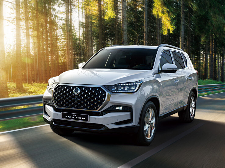 Сравнение KGM Rexton и Tesla Cybertruck по характеристикам, стоимости ...