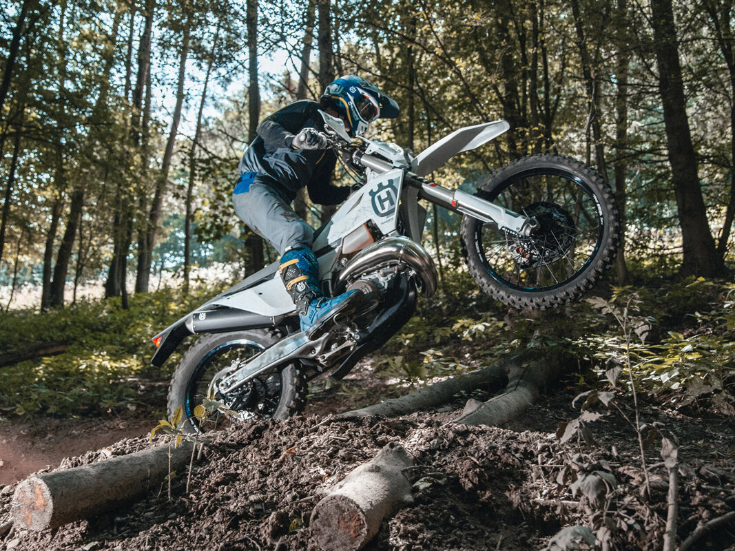 Мотоцикл Husqvarna TE 300 PRO: технические характеристики, модели ...