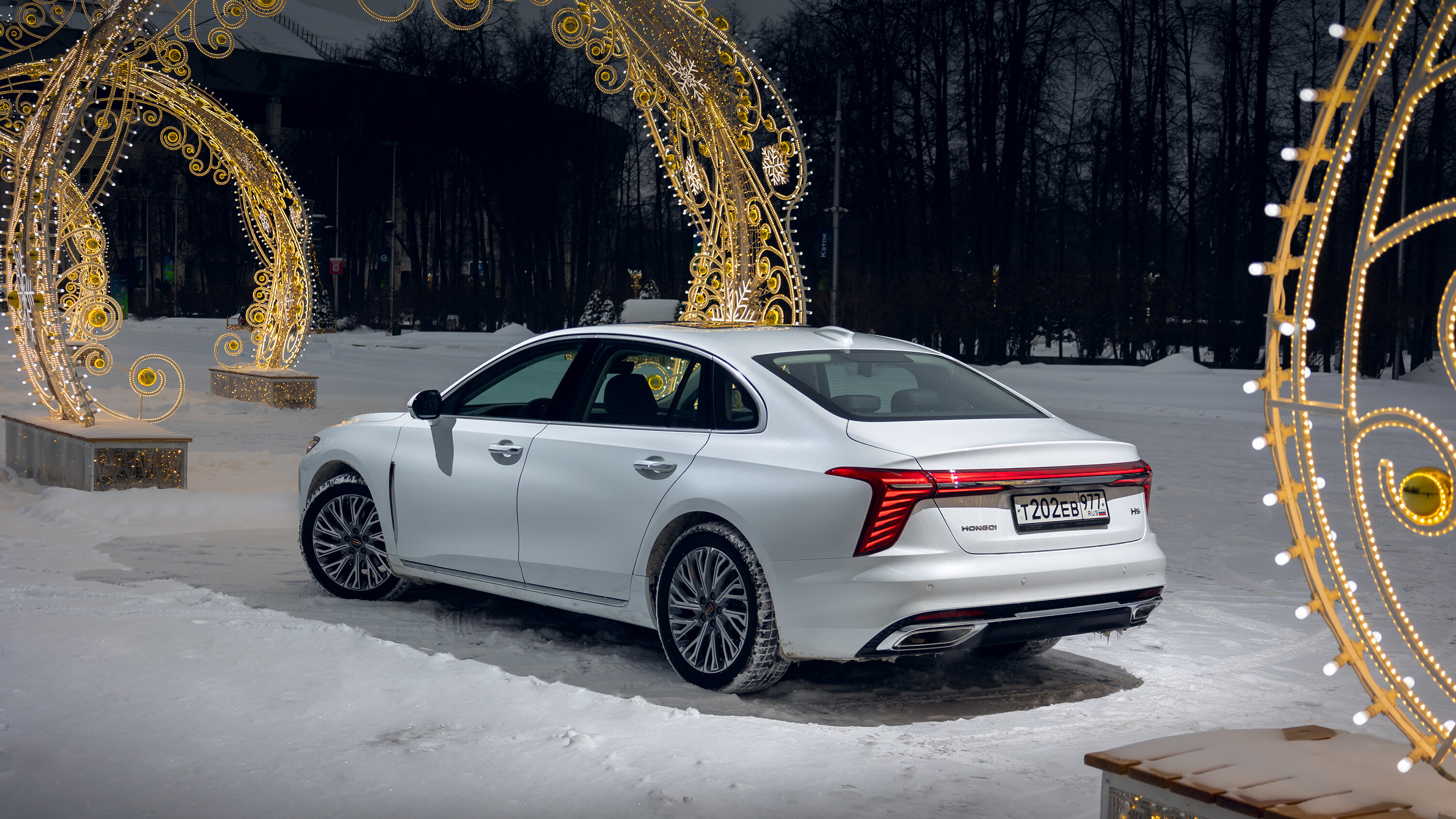 Тест и обзор седана Хунчи H5