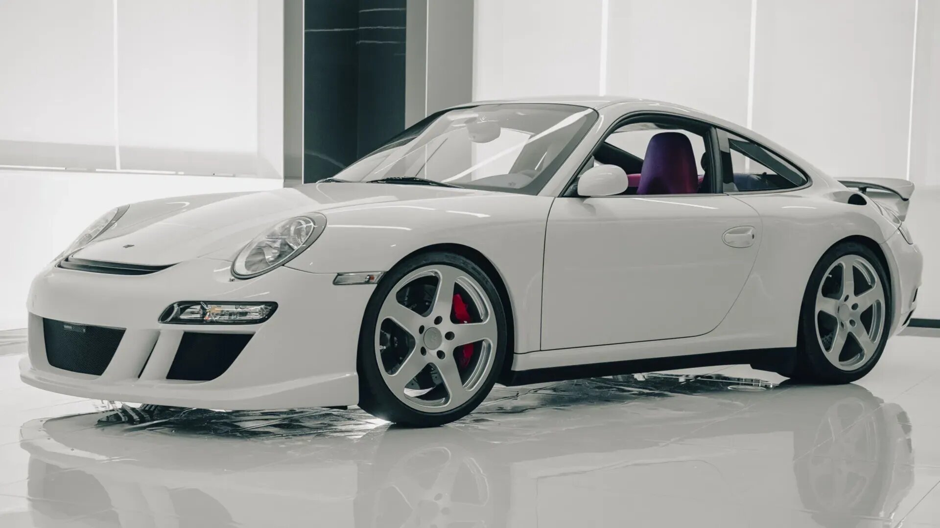 Один из 57 произведённых спорткаров RUF Rt12 выставили на продажу