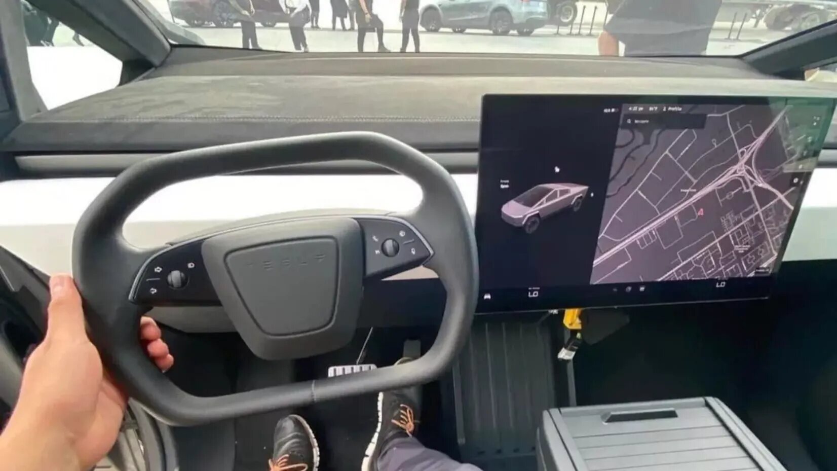 Рассекречен салон серийного Tesla Cybertruck: большой экран, руль ...